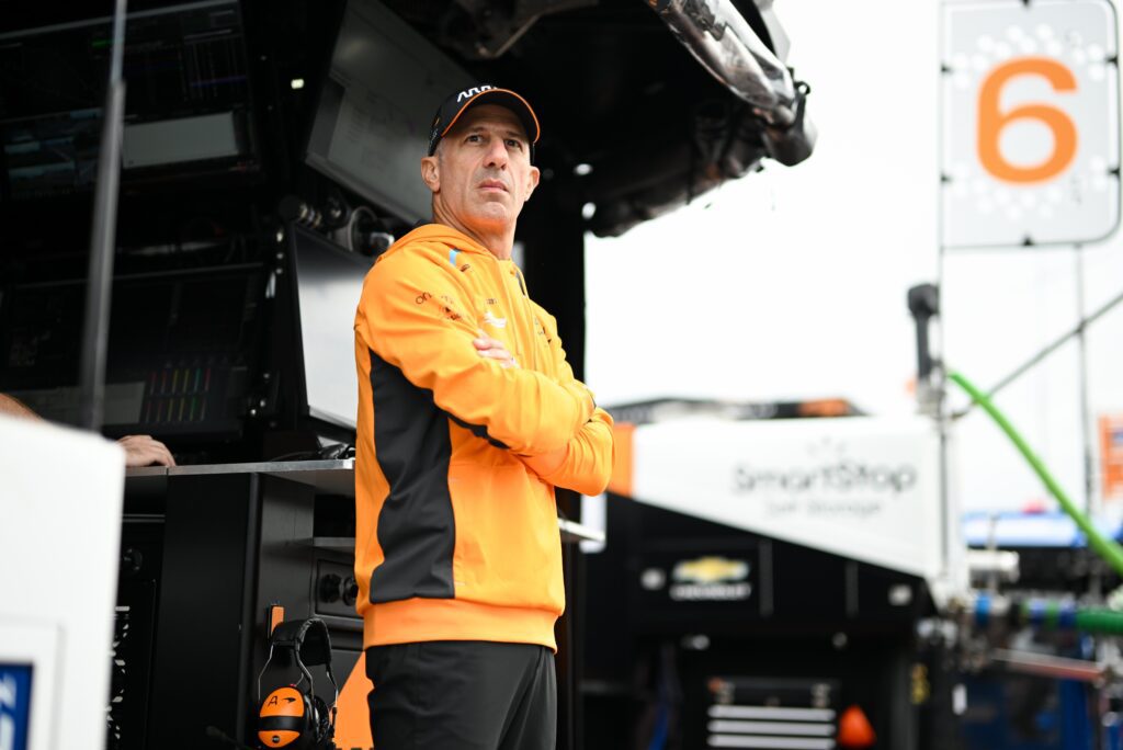 Take a Tour of Tony Kanaan’s Sim HQ